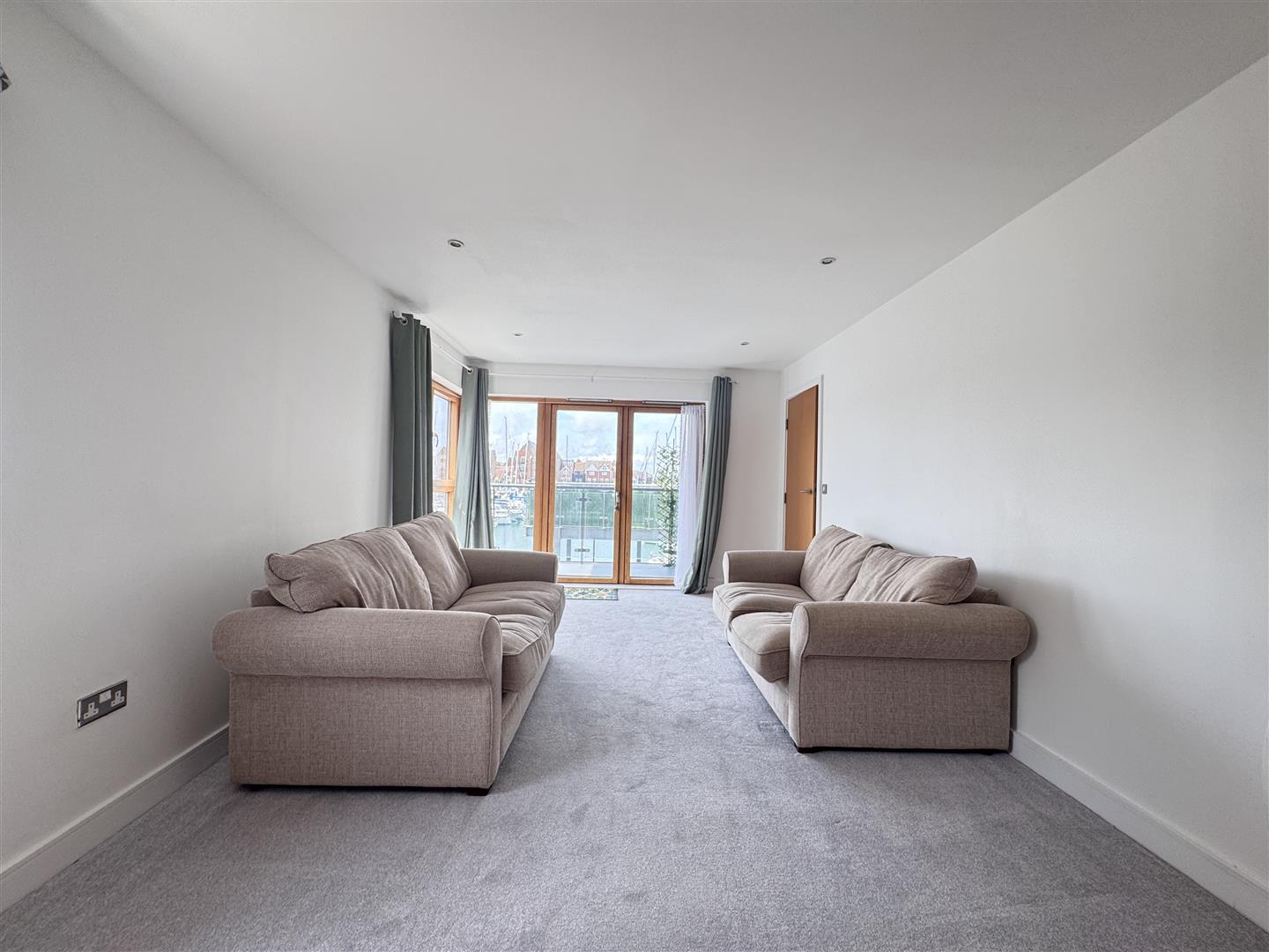 2 Bedroom Flat, Midway Quay, Eastbourne, BN23 5DE | Oakfield Estate Agents